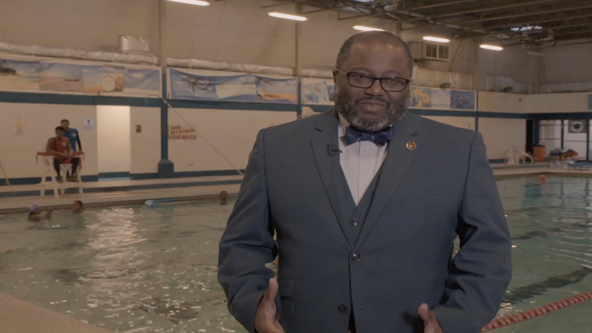 Reginald Moore | CharmTv